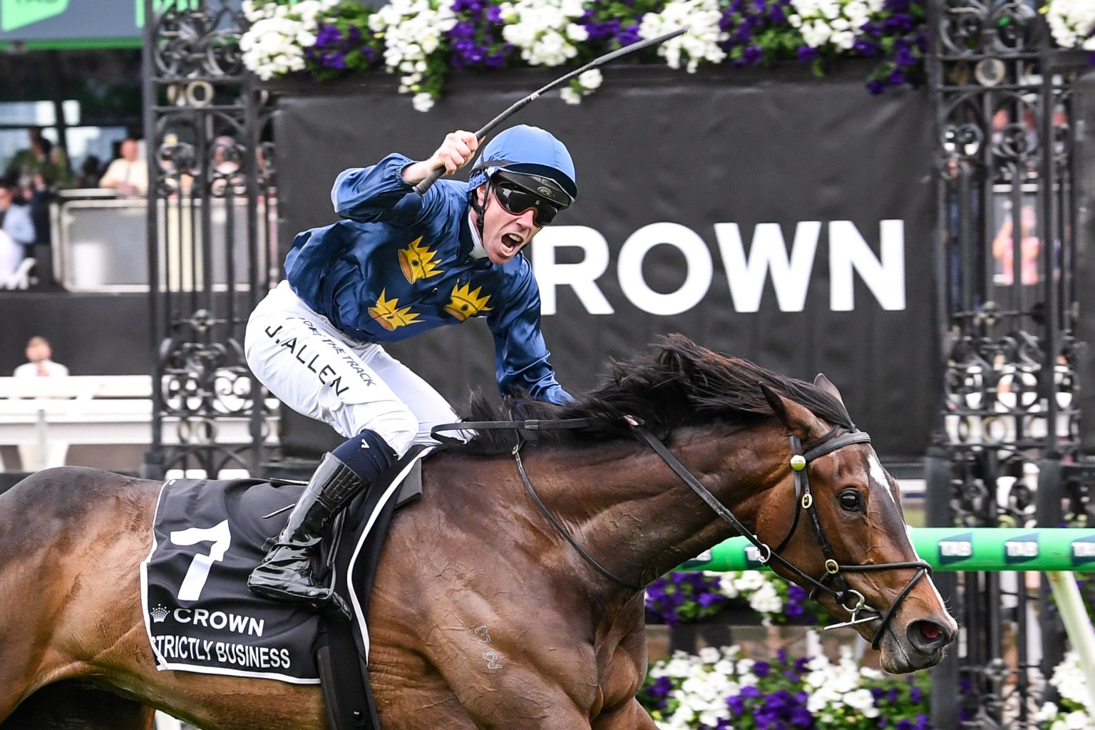 Luck of the Irish prevails as Strictly Business wins VRC Oaks – The ...