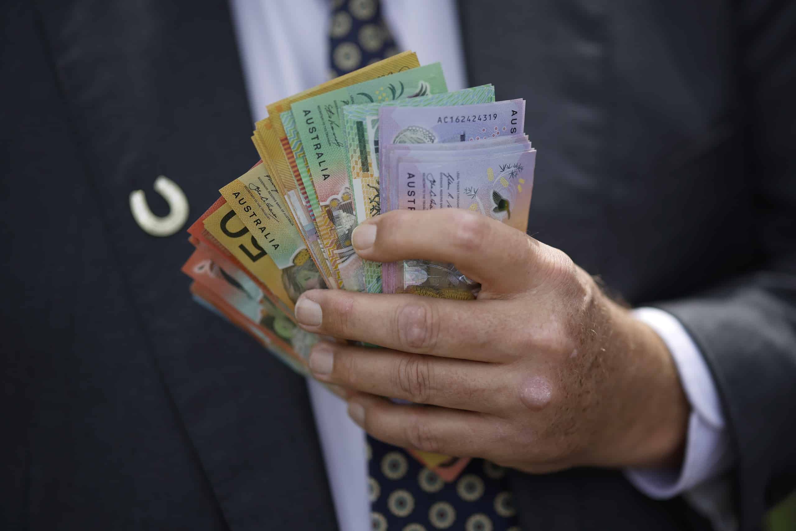 Cash crackdown - $5000 limit on unreported bets as AUSTRAC turns up ...